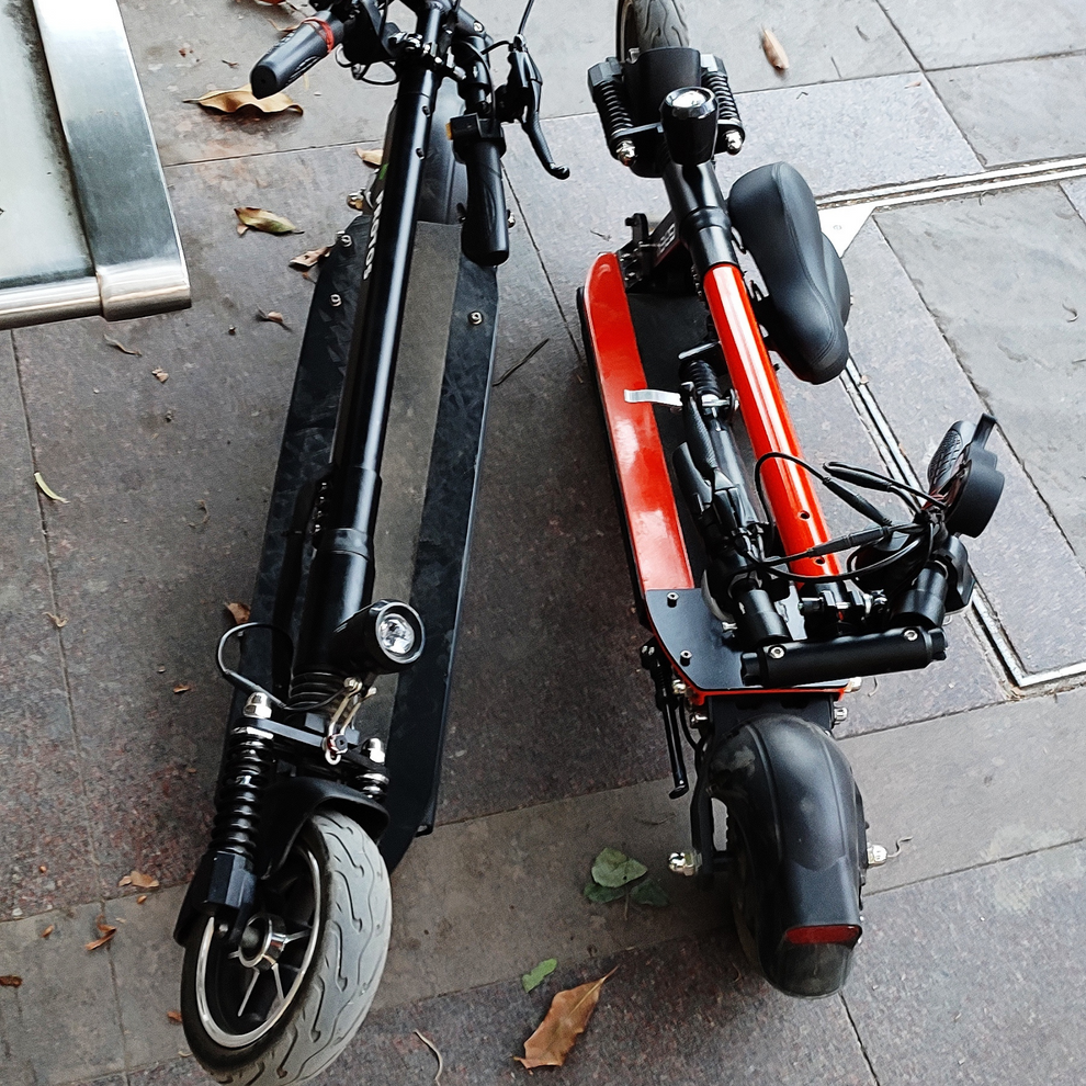 Protos Electric Kick Scooter With Seat – Gleev Motors